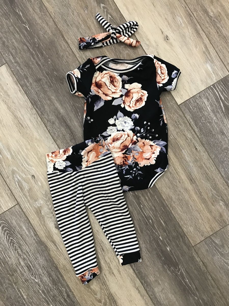 I love this onsie! Between the lovely pattern and the material I had a ...