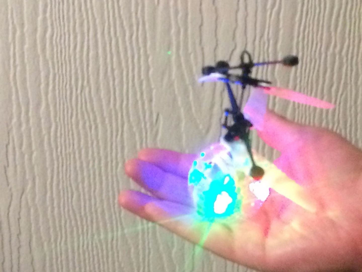 This flying gadget is amazing. It only took me 20 minutes to charge ...