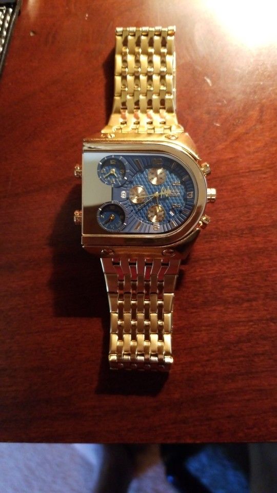 it's a very nice elegant watch with a modern style. It's keeping ...